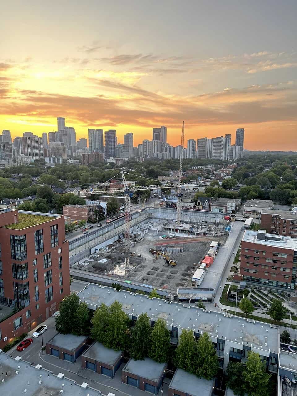 RegentParkCabbagetownStJamesTownBloorYorkville Sunset | UrbanToronto ...